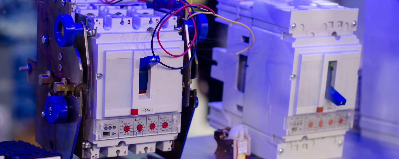 Commutateur de transfert : pourquoi et comment le choisir ? | Guide Artisan