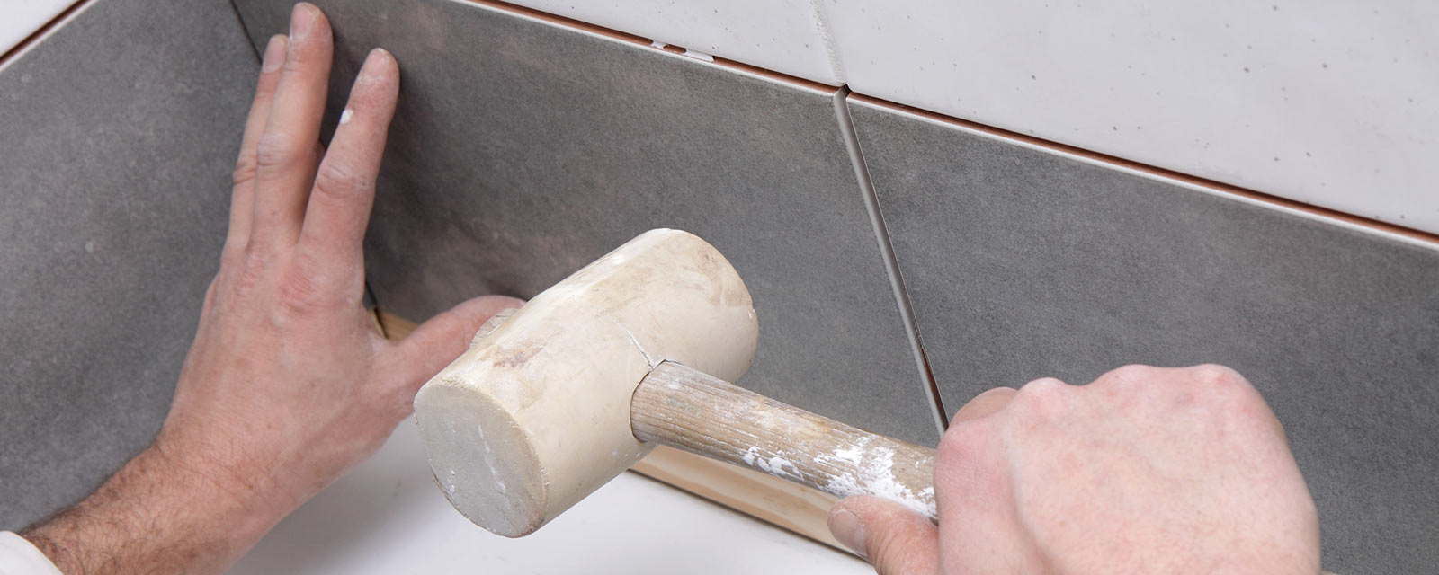 Carrelage clipsable : tout ce que vous devez savoir ! | Guide Artisan