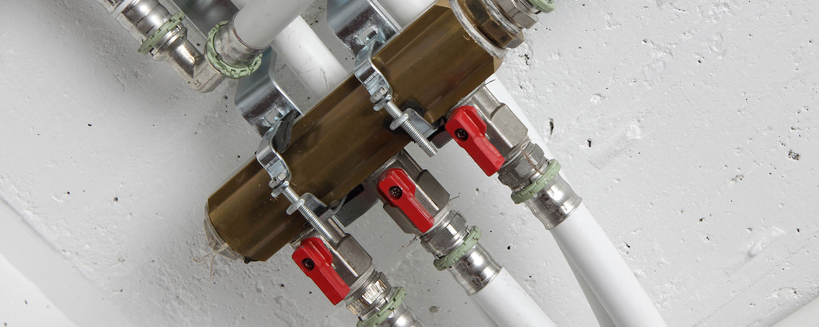 Collecteur de plomberie : pourquoi faut-il l’installer ? | Guide Artisan